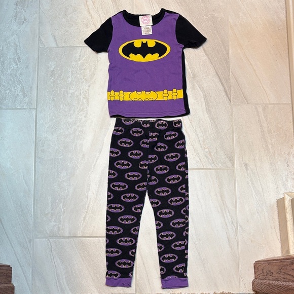DC Comics | Pajamas | Dc Comics Size 4t Purple And Black Batman Pajama ...